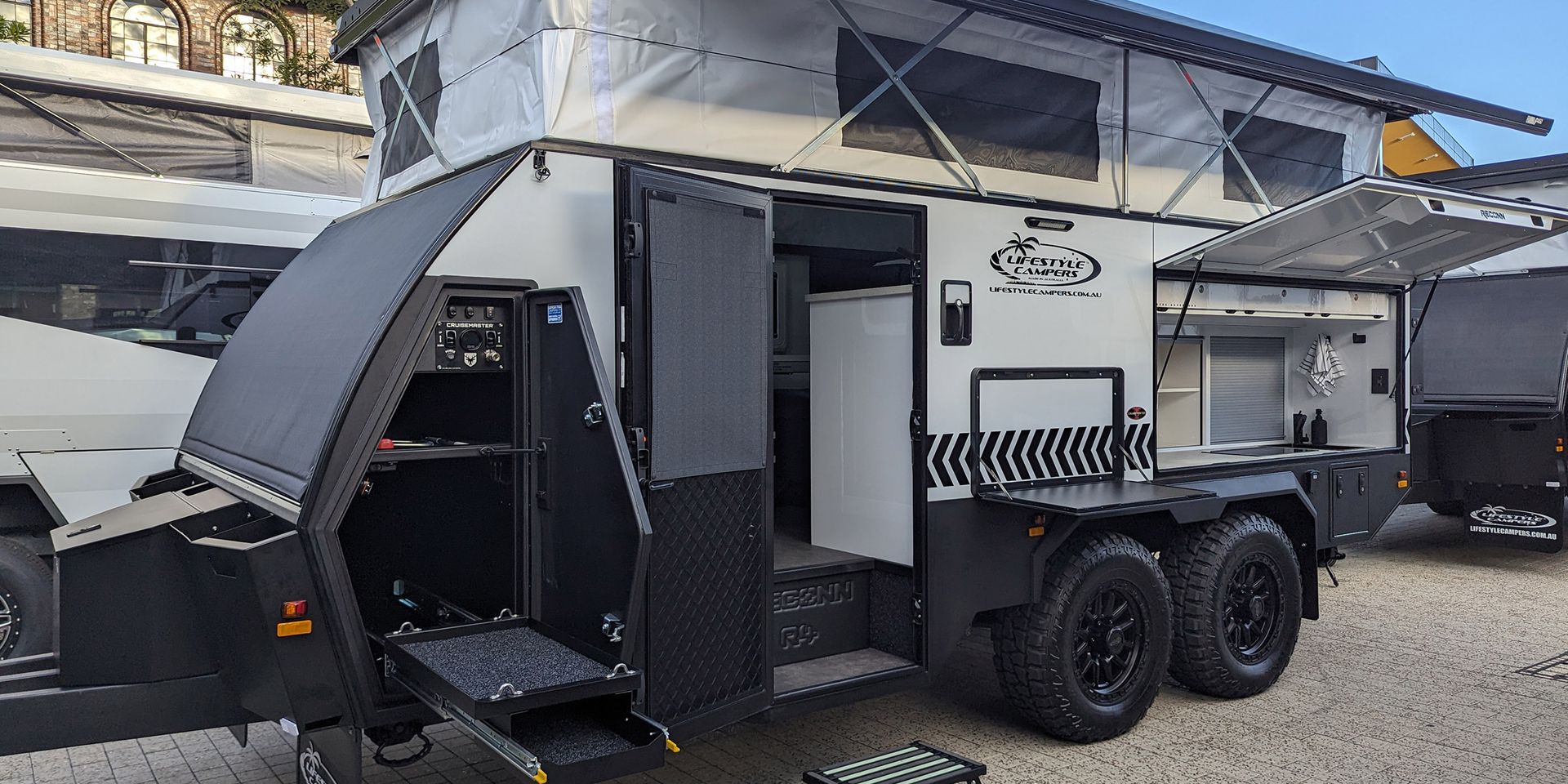 Reconn R4T RX - Lifestyle Campers