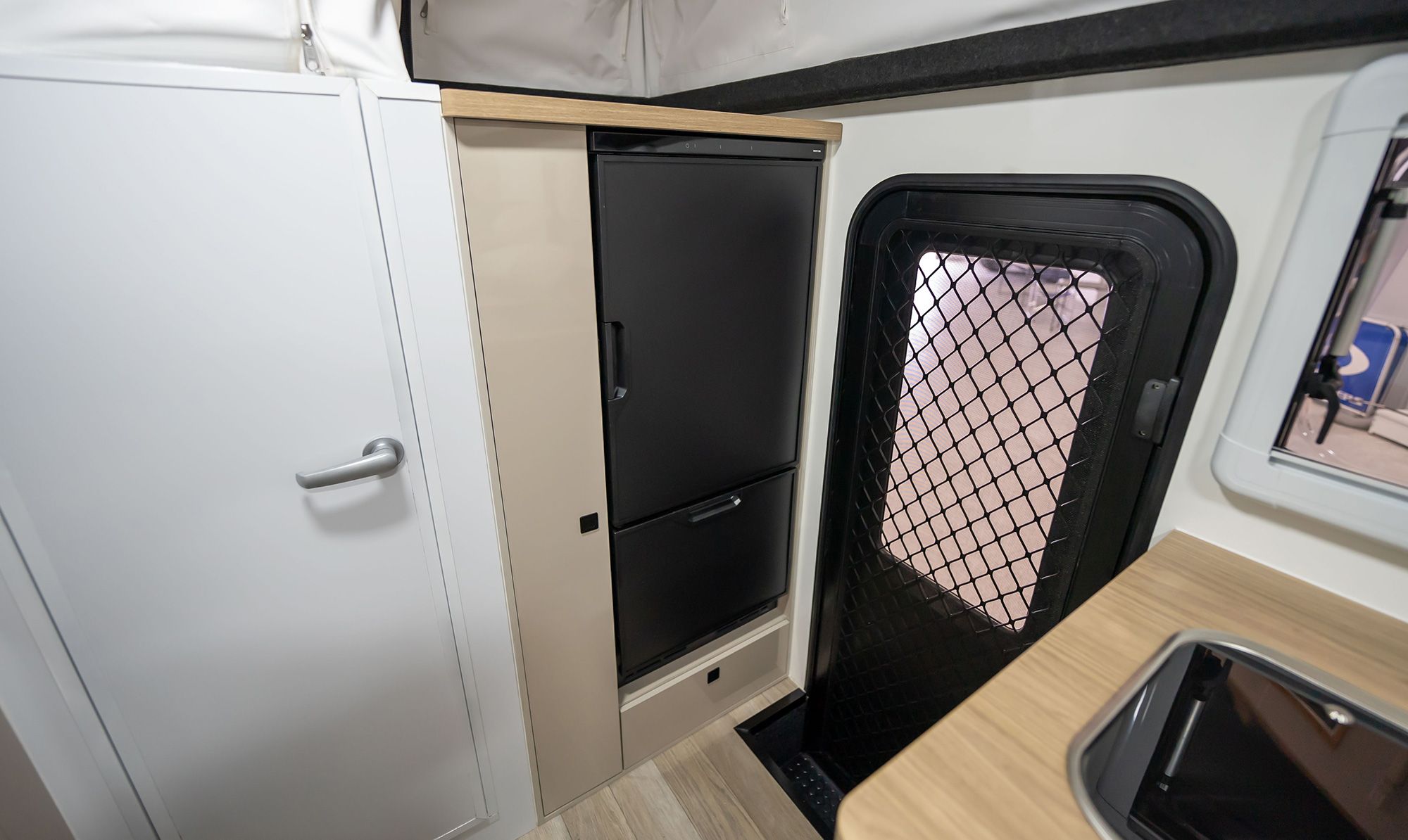 Iconn E4 - Lifestyle Campers