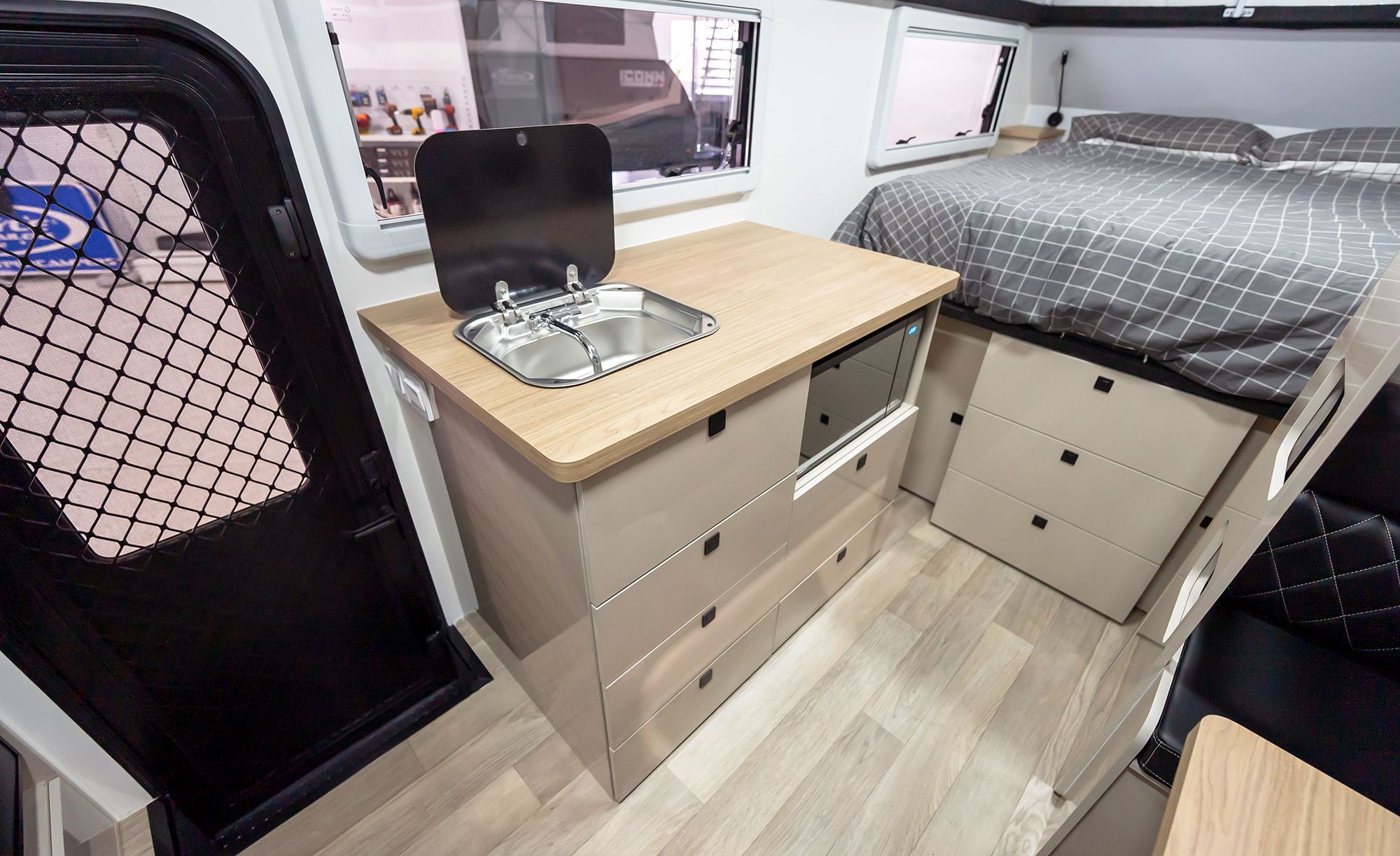 Iconn E4 - Lifestyle Campers