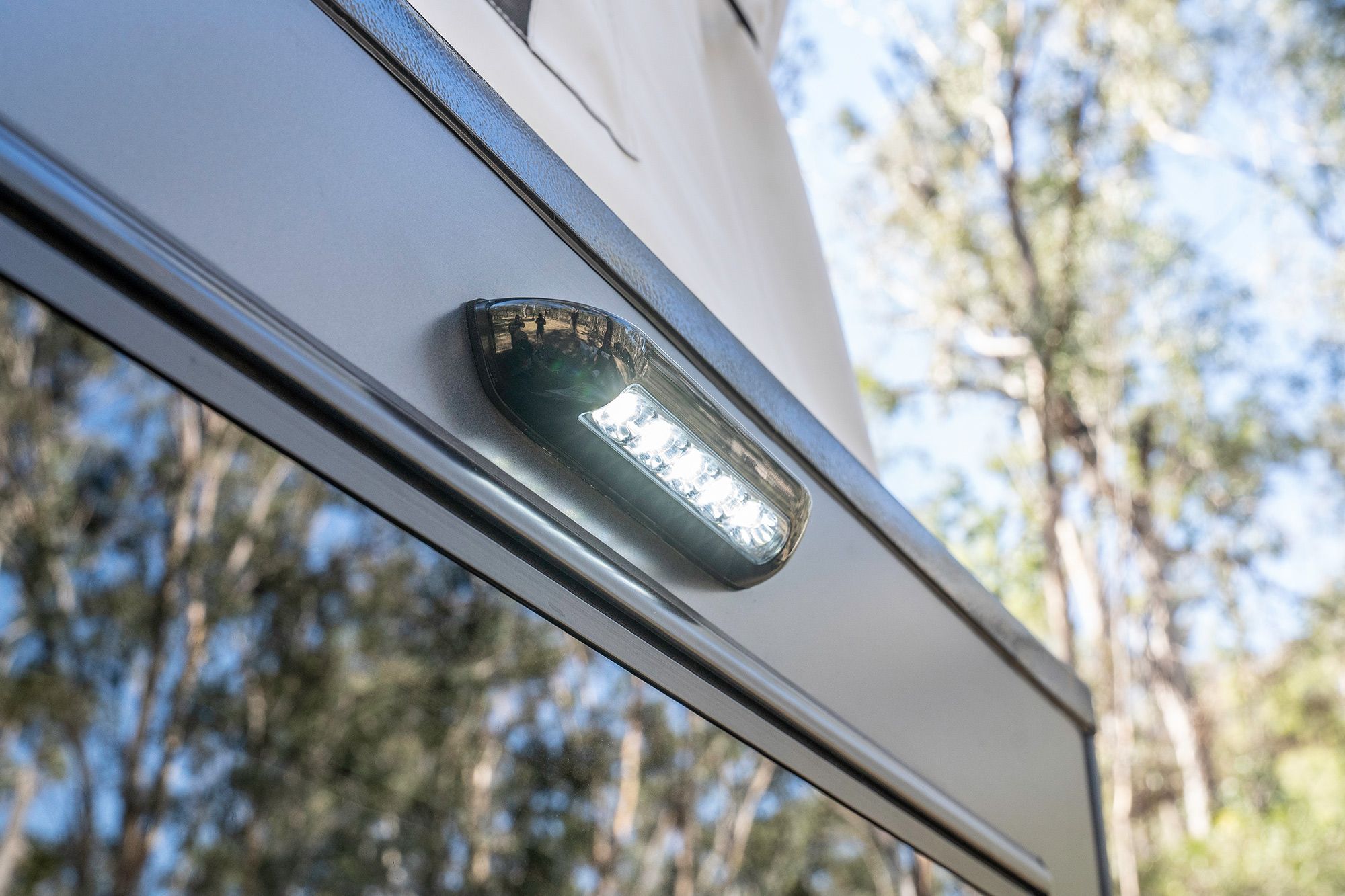 ICONN E2 | Off Road Hybrid Hypercamper | Lifestyle Campers