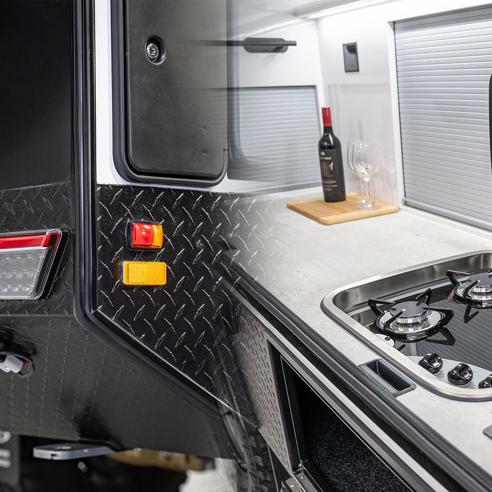 Reconn R4T SE - Lifestyle Campers